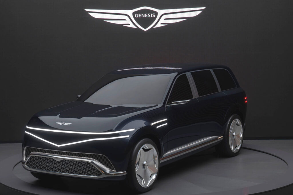 이젠 벤틀리 대신 GV90 탄다?.. 제네시스 대형 SUV 은 이런 모습