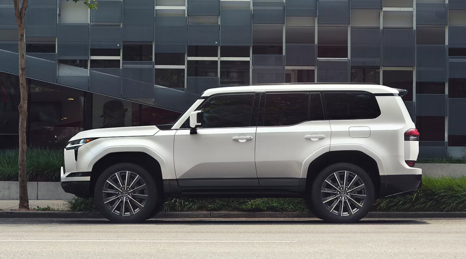 팰리세이드보다 큰 하이브리드 SUV "국내 출시 초읽기"...소비자들 '관심 집중'