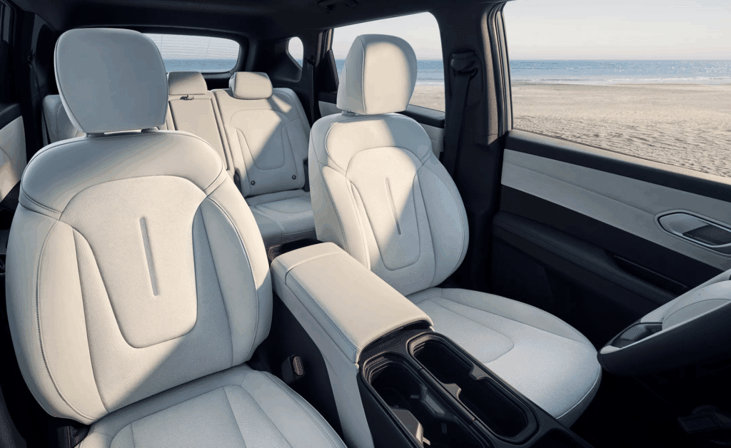 "테슬라 모델 Y 넘었다고?"…722km 달리는 국산 전기 SUV 등장에 경쟁사들 '위기감'